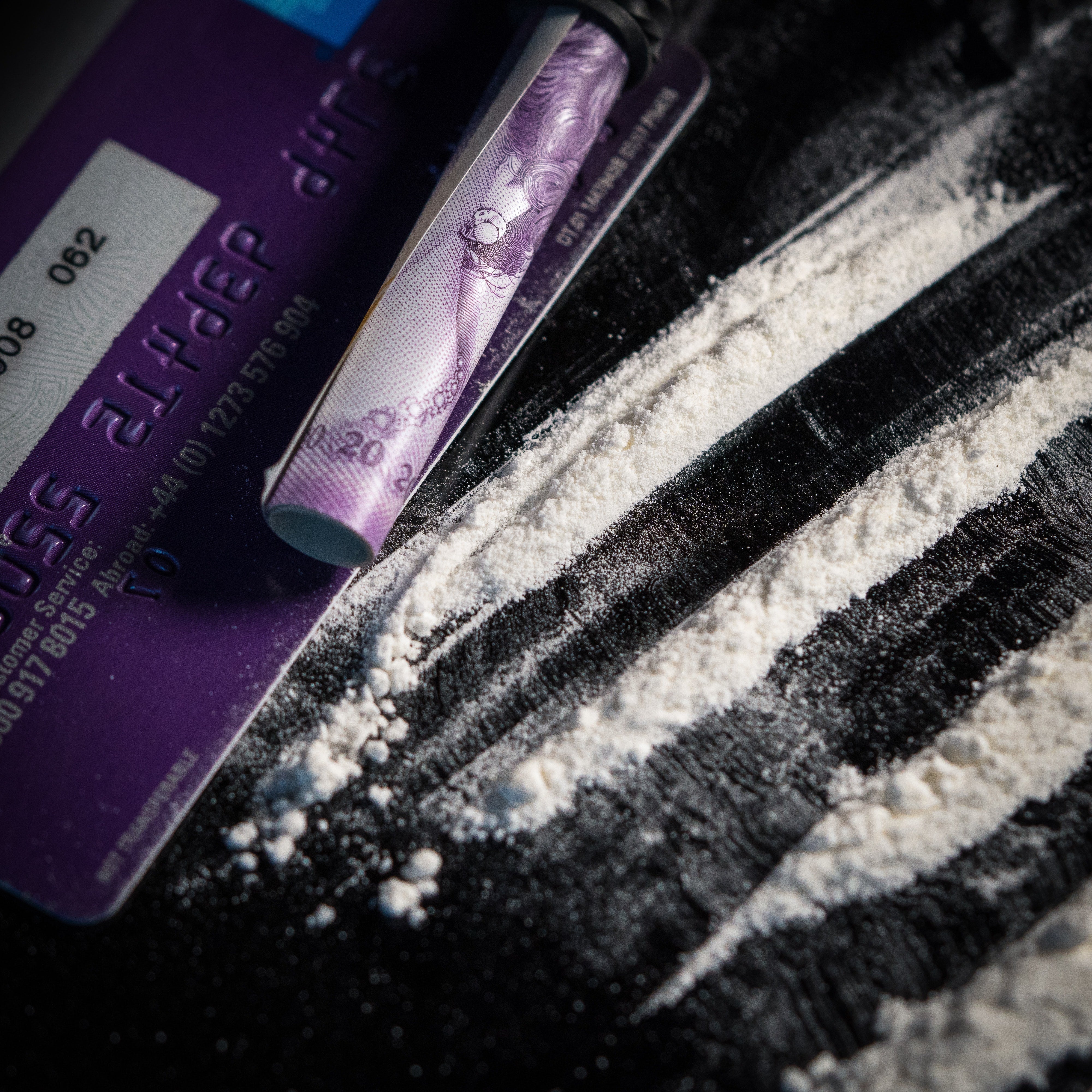 How to snort safely - The most hygienic way to get high | Charlie's ...