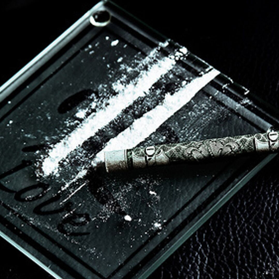 6 Best Sniffing Kits and Snuff Kits for Stylish, Discreet Use | Charlie ...